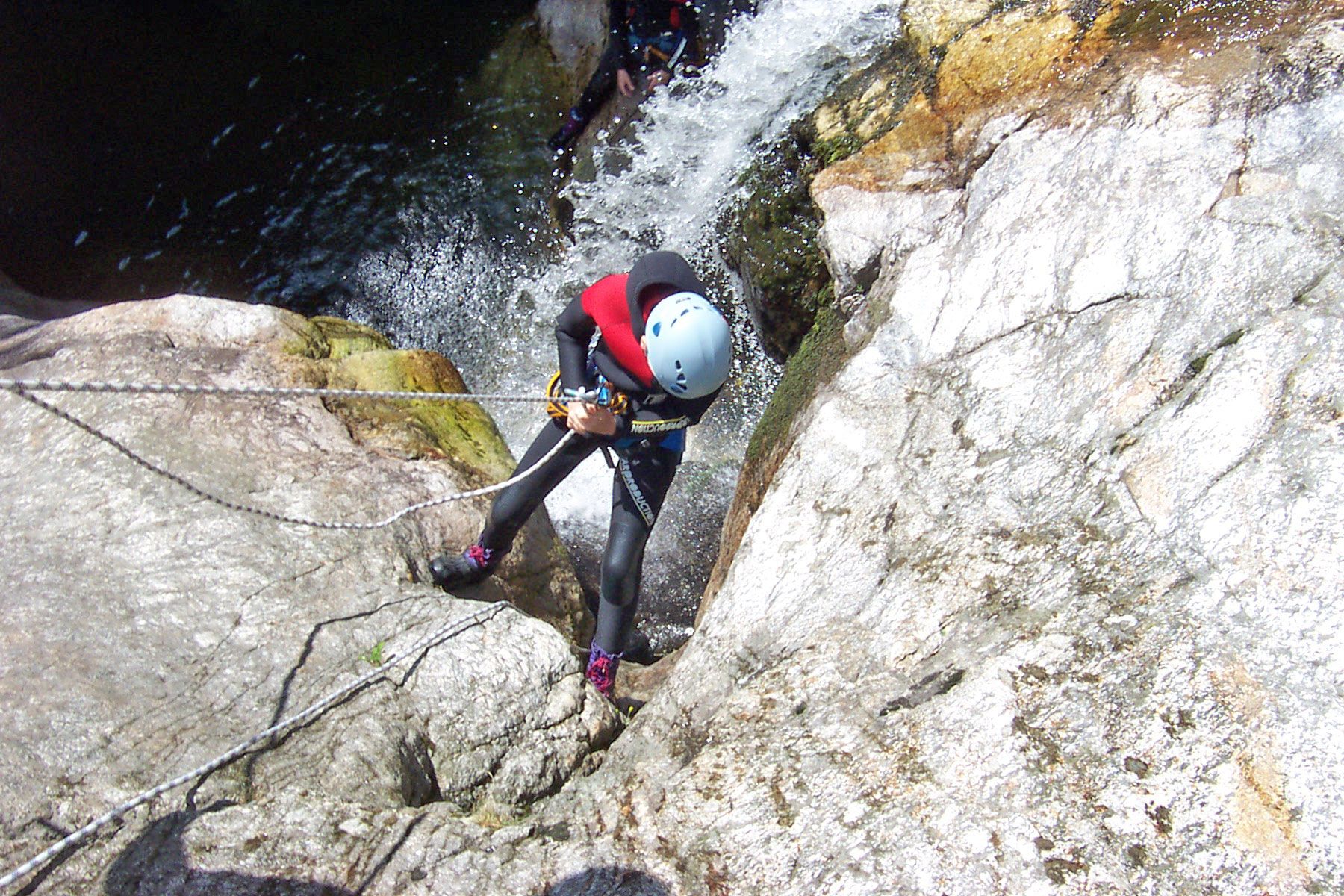 Canyoning en Ardèche en famille, canyoning dans les Gorges de l'Ardèche ...